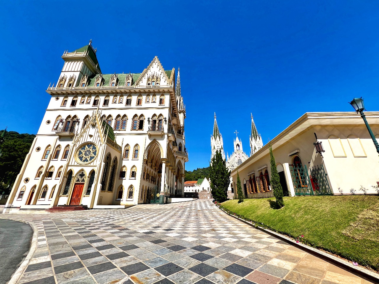 Como visitar o Arautos do Evangelho e Basílica Nossa Senhora do Rosário ...